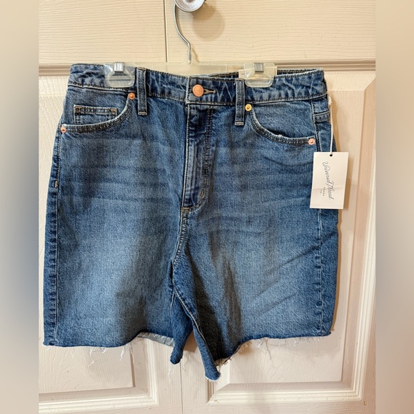 Universal Thread | Shorts | Nwt Universal Thread Denim Shorts Size 6 ...